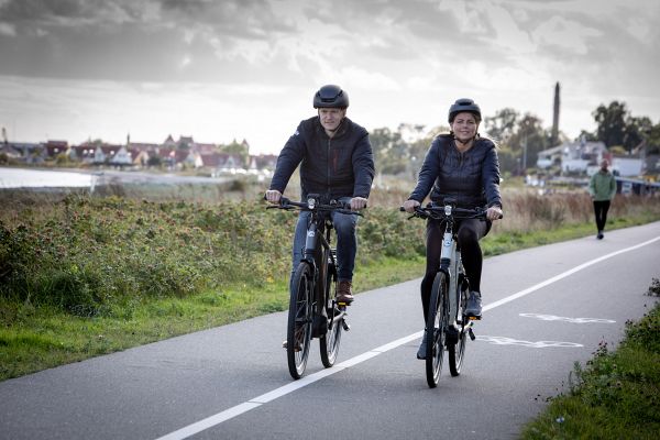 S Dan Holder Dit Elcykel Batteri L Ngere Kib K Cykler